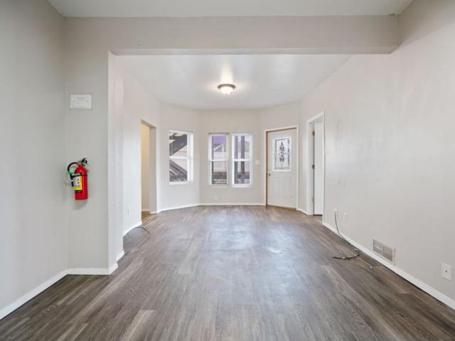 3 BR, 2 BA Apartment 2116 College Street Unit 2116 Lower Unit, Cedar Falls, IA 50613