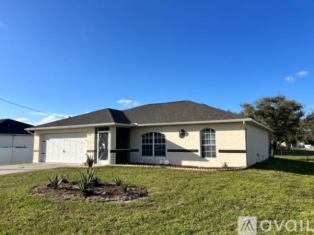 3 BR, 2 BA Apartment 211 Blackstone Drive, Fort Myers, FL 33913
