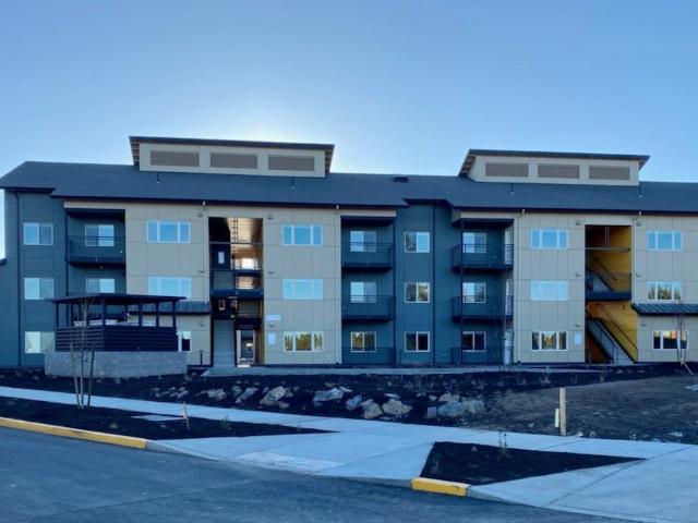 3 BR, 2 BA Apartment 21206 NE Thornhill Lane, Bend, OR 97701