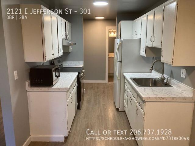 3 BR, 2 BA Apartment 2121 E Jefferson St, Seattle, WA 98122