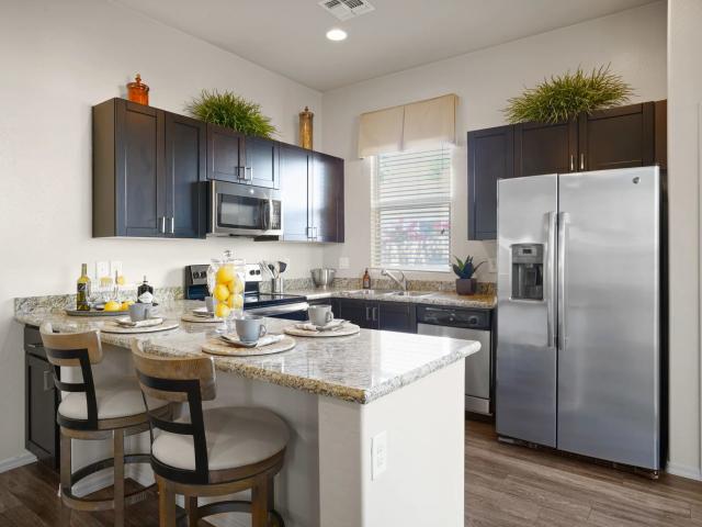 3 BR, 2 BA Apartment 2121 North Grace Boulevard Unit 179, Chandler, AZ 85225