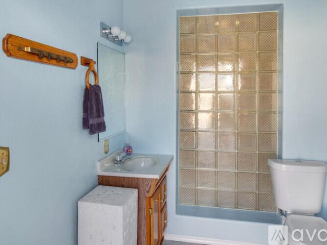 3 BR, 2 BA Apartment 212 Coral Dr, Lake Havasu City, AZ 86403