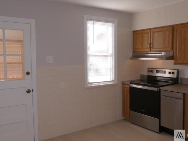 3 BR, 2 BA Apartment 2135 Sublette Avenue, St. Louis, MO 63110