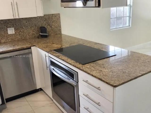 3 BR, 2 BA Apartment 2135 Taylor St, Hollywood, FL 33020