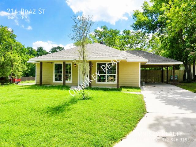 3 BR, 2 BA Apartment 214 Braz St, Bonham, TX 75418