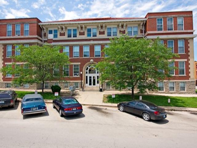 3 BR, 2 BA Apartment 215 Limestone, Maysville, KY 41056