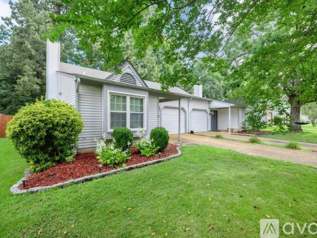 3 BR, 2 BA Apartment 215 Seasons Trail, Unit Tricia Ann Townhome, Newport News, VA 23602