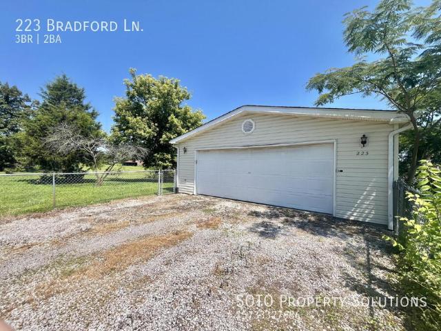 3 BR, 2 BA Apartment 223 Bradford Ln Oak Ridge, MO 63769