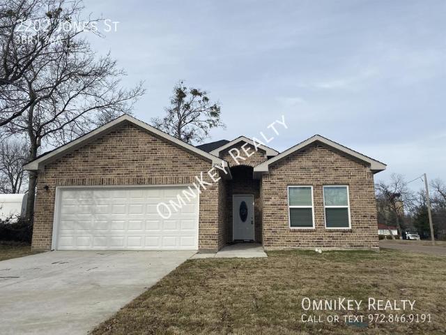 3 BR, 2 BA Apartment 2202 Jones St, Greenville, TX 75401