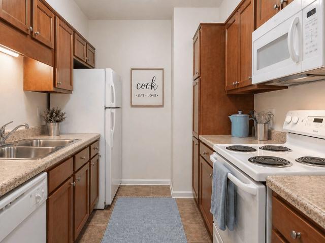 3 BR, 2 BA Apartment 2207 James Pirtle Ct Unit 774DFC3, Louisville, KY 40217