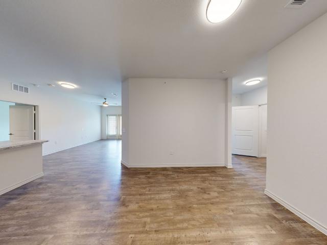3 BR, 2 BA Apartment 2212 Dell Dale Street Unit 4403, Houston, TX 77049