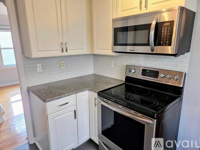 3 BR, 2 BA Apartment 2215 East Lincoln Avenue, Royal Oak, MI 48067