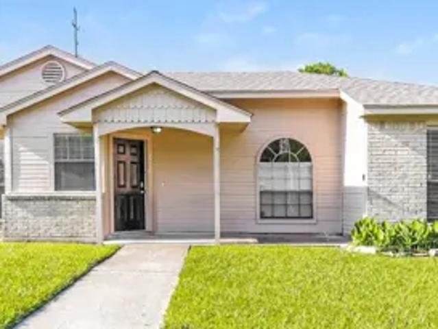 3 BR, 2 BA Apartment 2215 Hazyknoll Ln, Houston, TX 77067