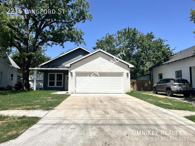 3 BR, 2 BA Apartment 2216 Langford St, Greenville, TX 75401