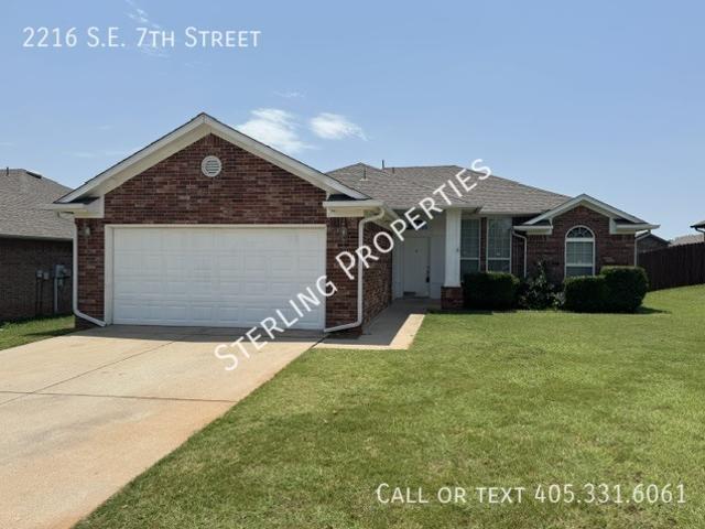 3 BR, 2 BA Apartment 2216 S.E. 7th Street, Moore, OK 73160