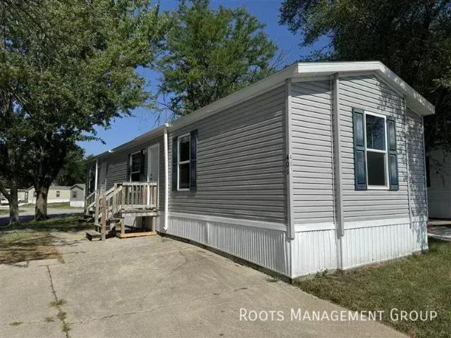 3 BR, 2 BA Apartment 2220 Dunkelburg Rd Lot#401, Fort Wayne, IN 46819