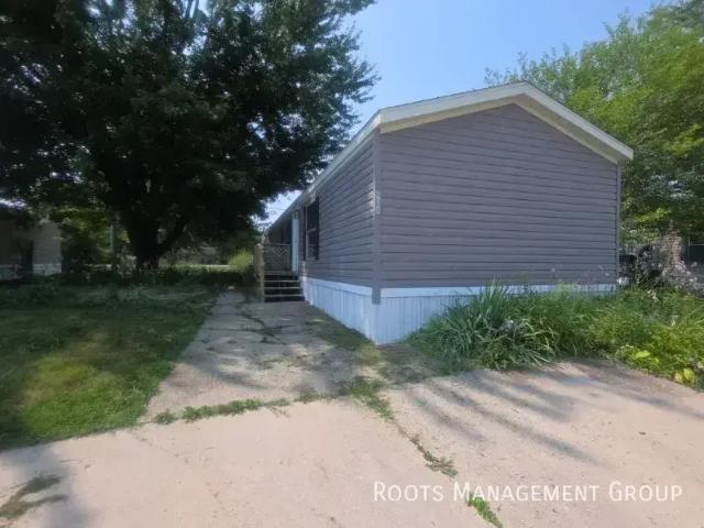 3 BR, 2 BA Apartment 2220 Dunkelburg Rd Lot#908, Fort Wayne, IN 46819
