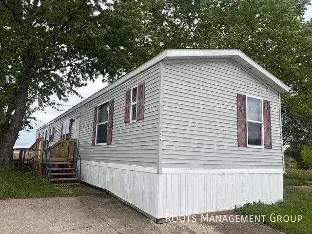 3 BR, 2 BA Apartment 2220 Dunkelburg Rd Lot#942, Fort Wayne, IN 46819