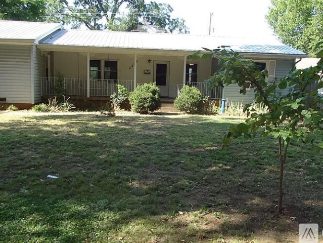 3 BR, 2 BA Apartment 2220 W 8th Ave, Stillwater, OK 74074