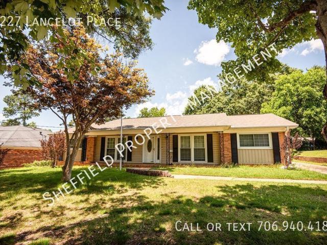 3 BR, 2 BA Apartment 2227 Lancelot Place, Columbus, GA 31904
