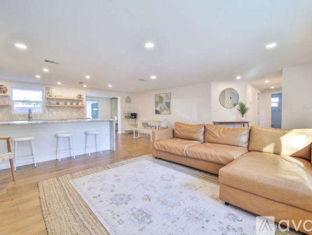 3 BR, 2 BA Apartment 2249 Grove St, Sarasota, FL 34239