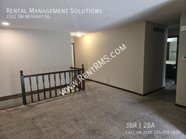 3 BR, 2 BA Apartment 2262 SW Wesport Sq, Topeka, KS 66614