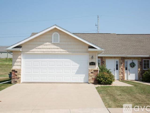 3 BR, 2 BA Apartment 2270 Fawn View Dr, Unit 2270, Asbury, IA 52002