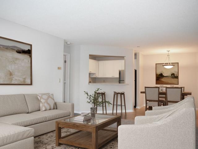 3 BR, 2 BA Apartment 2285 Stewart Avenue Unit 1223, Saint Paul, MN 55116