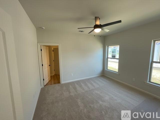 3 BR, 2 BA Apartment 2298 Taylor Drive, Port Allen, LA 70767