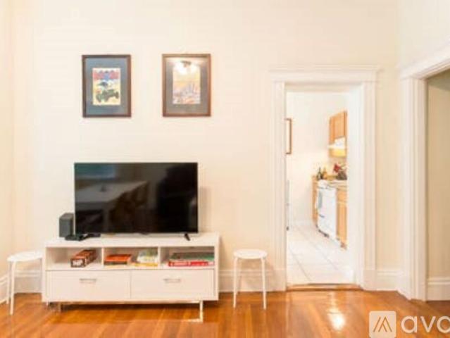 3 BR, 2 BA Apartment 22 Euston St, Unit 2, Brookline, MA 02446