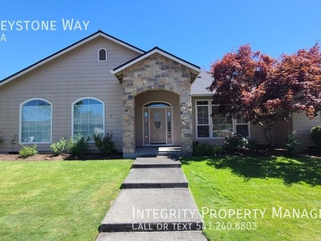 3 BR, 2 BA Apartment 233 Keystone Way, Eagle Point, OR 97524