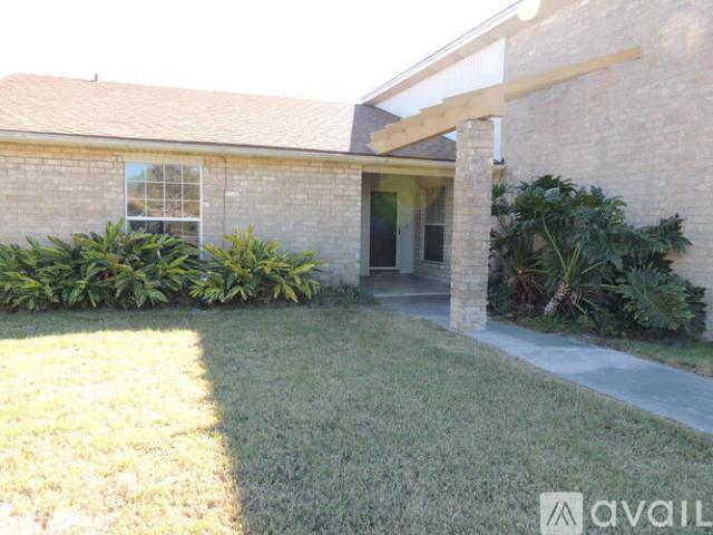 3 BR, 2 BA Apartment 2300 Timberline Dr, Portland, TX 78374