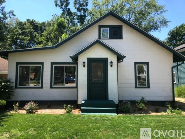 3 BR, 2 BA Apartment 2314 Packard Street, Ann Arbor, MI 48104