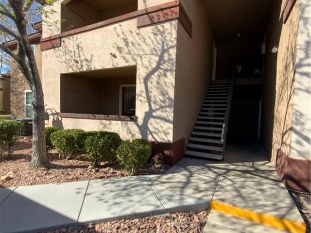 3 BR, 2 BA Apartment 231 West Horizon Ridge Pkwy, Henderson, NV 89012