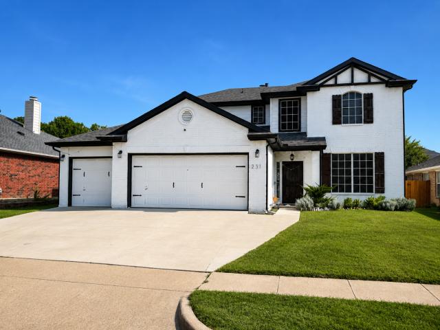 3 BR, 2 BA Apartment 231 Quail Meadows Ln, Arlington, TX 76002