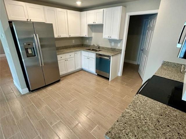 3 BR, 2 BA Apartment 2330 2332 Hoople Street, Fort Myers, FL 33901
