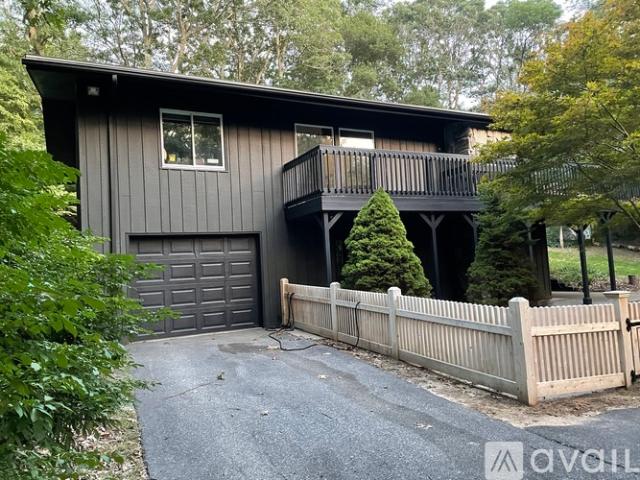 3 BR, 2 BA Apartment 237 Old Mill Road, Unit Iron Ore, Barnstable, MA 02648