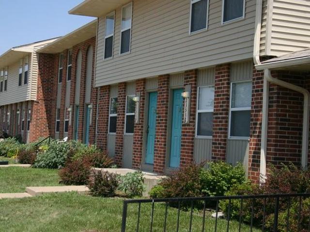 3 BR, 2 BA Apartment 2351 S.E. Bellview Ave Topeka, KS 66605