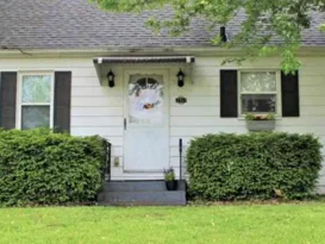 3 BR, 2 BA Apartment 2369 34th St, Moline, IL 61265