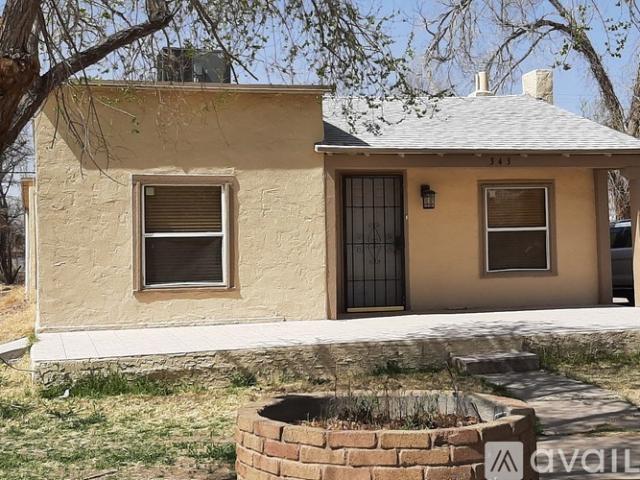 3 BR, 2 BA Apartment 343 South Glenwood Street Unit A, El Paso, TX 79905
