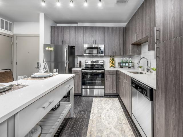 3 BR, 2 BA Apartment 3401 East West Highway Unit 160, Hyattsville, MD 20782