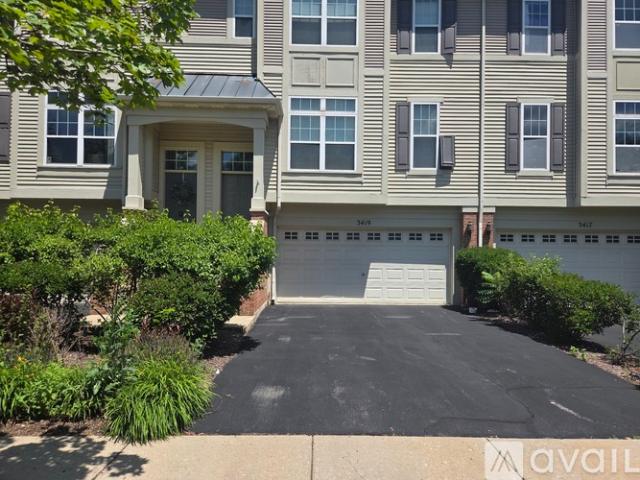 3 BR, 2 BA Apartment 3419 Bradbury Cir, Unit 3419, Aurora, IL 60504