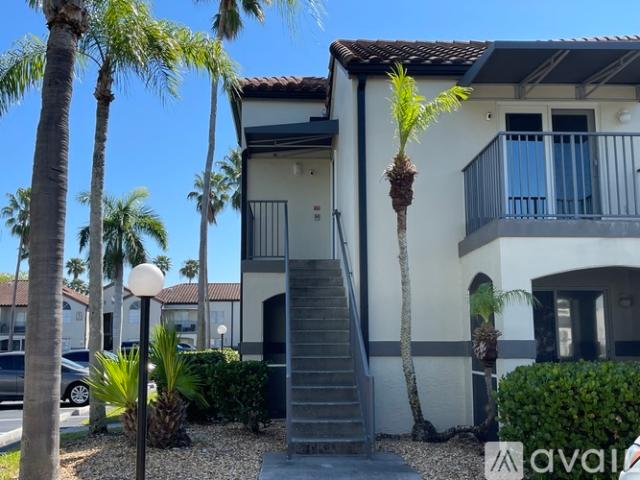 3 BR, 2 BA Apartment 3421 Winkler Avenue, Unit 402, Fort Myers, FL 33916