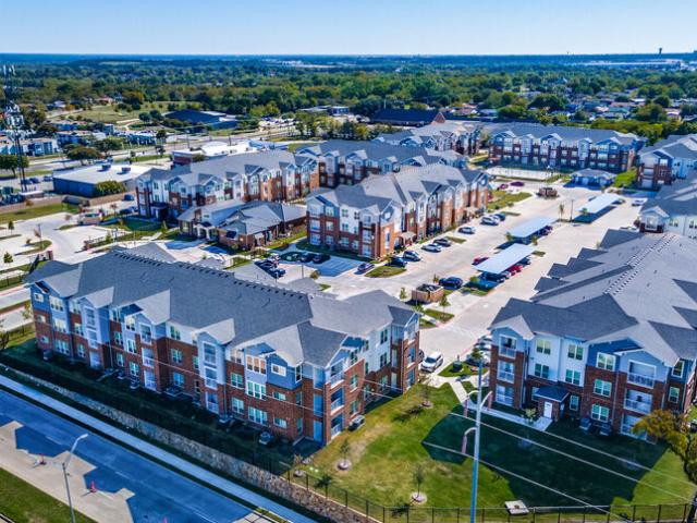 3 BR, 2 BA Apartment 3440 Simpson Stuart Road Unit 3309, Dallas, TX 75241