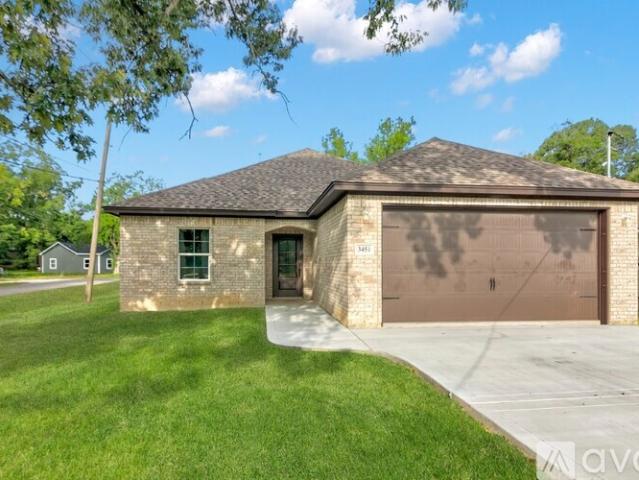 3 BR, 2 BA Apartment 3451 West Ave, Beaumont, TX 77703