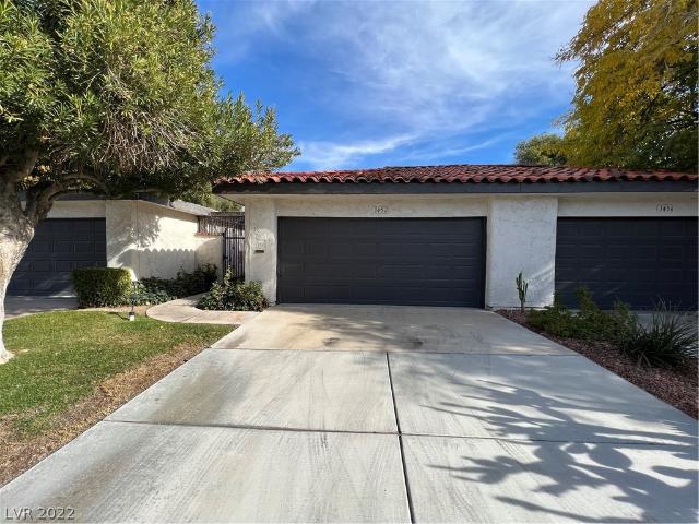 3 BR, 2 BA Apartment 3452 Pino Cir, Las Vegas, NV 89121