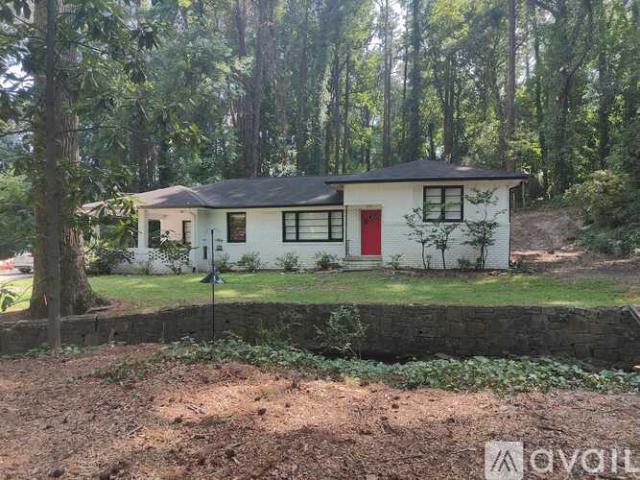 3 BR, 2 BA Apartment 3466 Rockhaven Circle Northeast, Atlanta, GA 30324