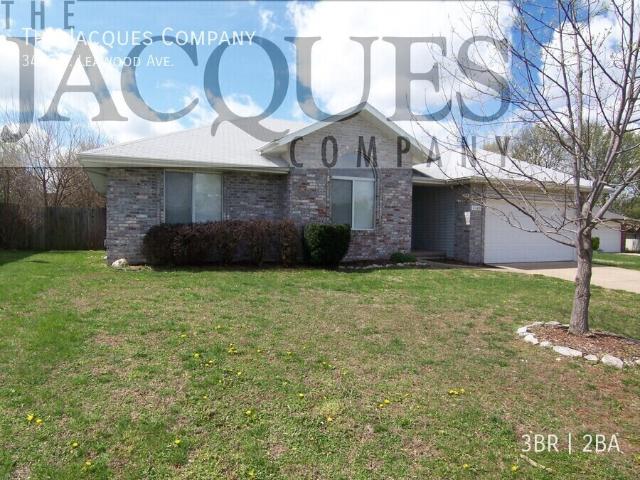3 BR, 2 BA Apartment 3495 S. Leawood Ave Springfield, MO 65807