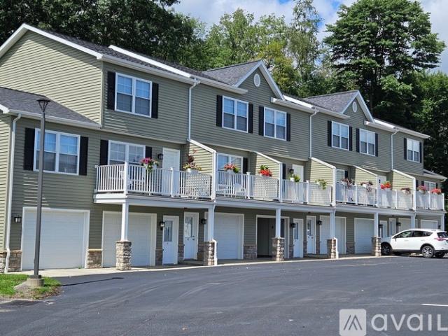 3 BR, 2 BA Apartment 34 Circuit Street, Unit 46, Waterford, PA 16441