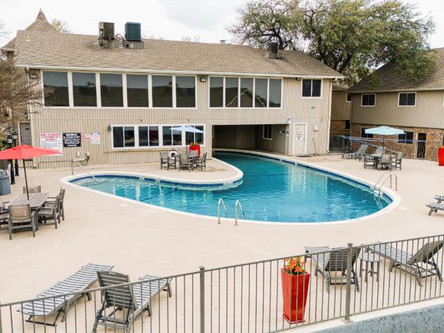 3 BR, 2 BA Apartment 3500 Greystone Drive Unit 174, Austin, TX 78731
